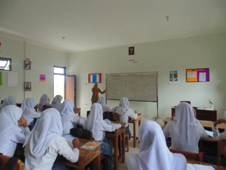 SMK ALMA ATA MAJENANG - annibuku.com